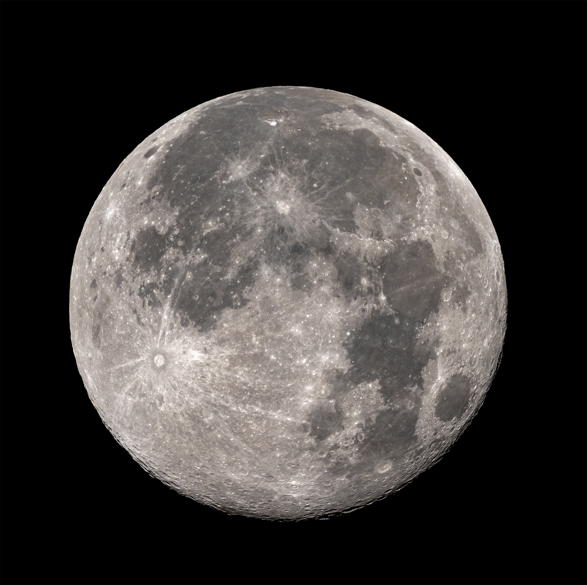 Largest moon of 2020 - FM Forums